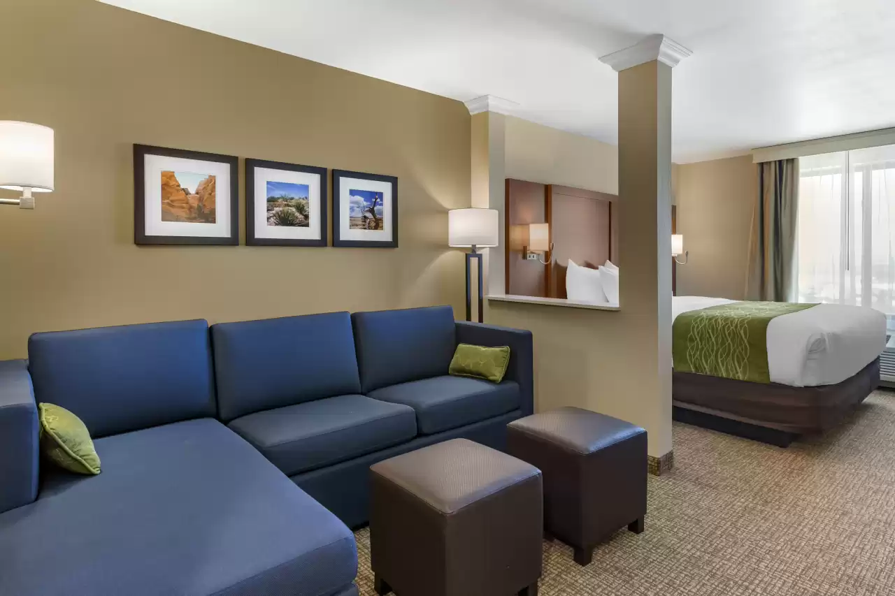 Hotel in Albuquerque, NM | Comfort Suites® Official Site | Comfort ...
